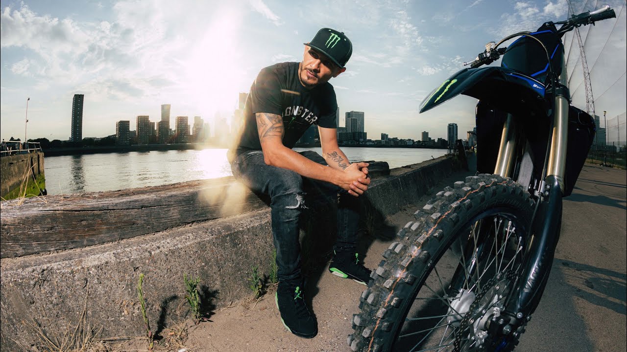 WHO IS WAVEY!? - YouTube