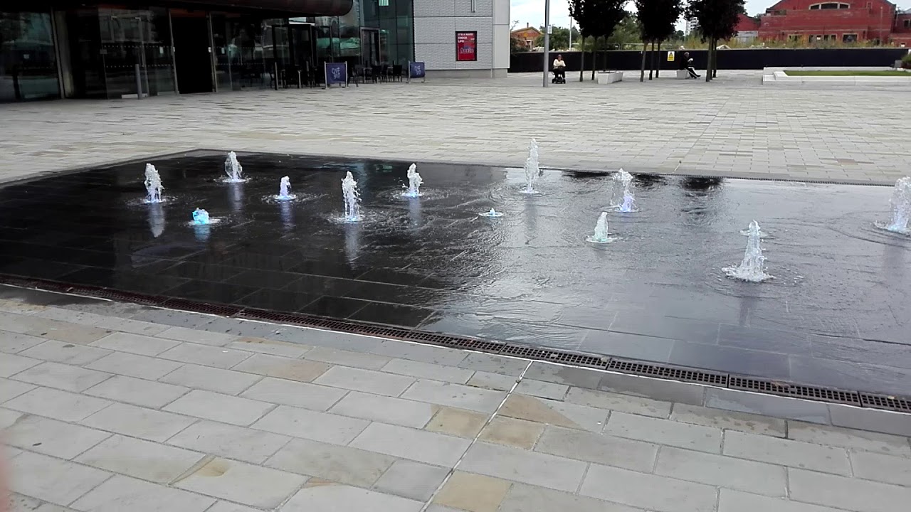 water fountains - YouTube