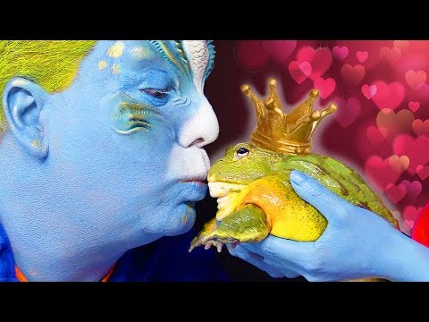 ALIENS meet a GIANT TOAD! Learn all about frogs!! | Official ...