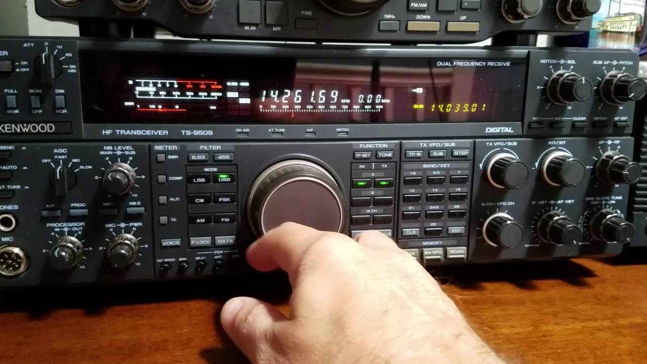 Kenwood TS-950SD Dual Receiver Sample - YouTube
