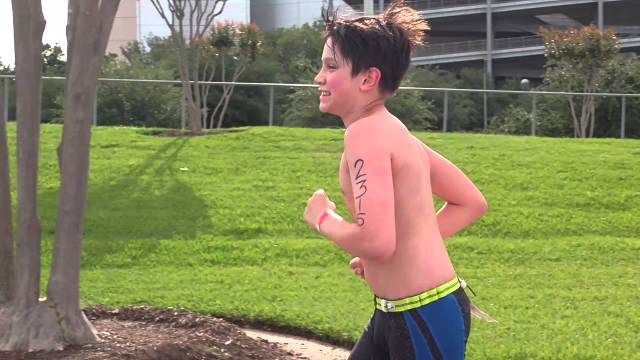 Kids Triathlon 2016. Aidans big finish. - YouTube