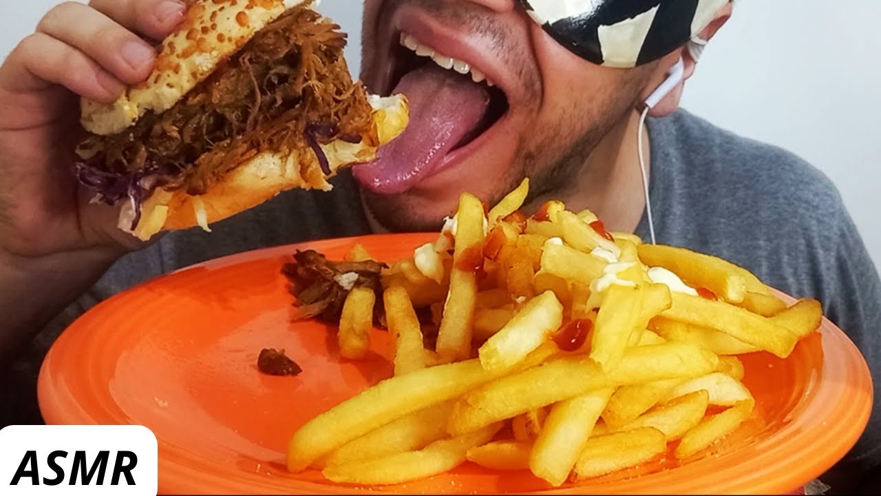 ASMR COMIENDO HAMBURGUESA DE CARNE DESMECHAZA CON CEBOLLA Y PAPAS ...