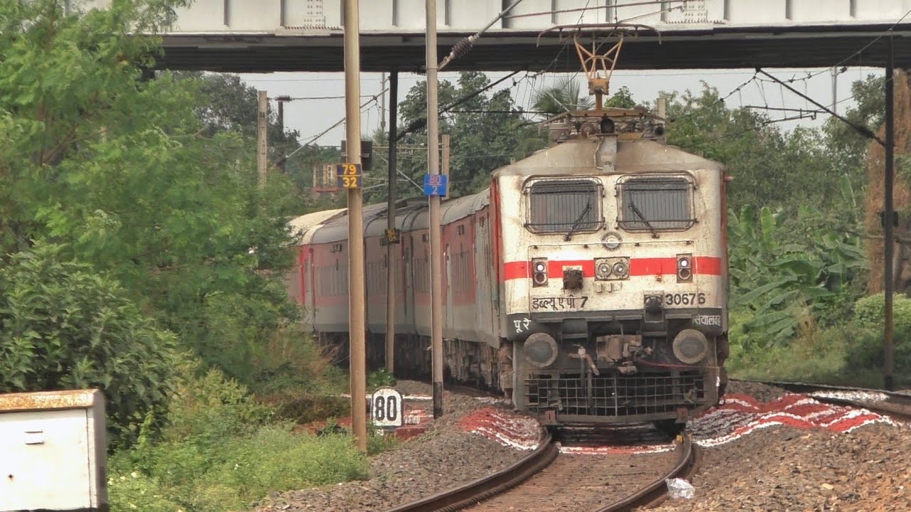[ WAP-5 + WAP-7 ] FASTEST AGGRESSIVE PASSENGER LOCOMOTIVE HAULING ...