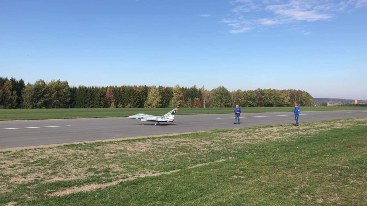 RC Eurofighter Typhoon 2000 1/3,7 second flight - YouTube
