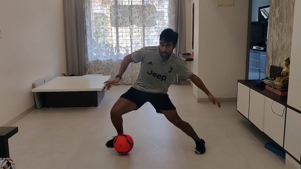 5 simple exercises to improve your body feints in football - YouTube