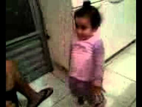 bebê na dança do créu - YouTube