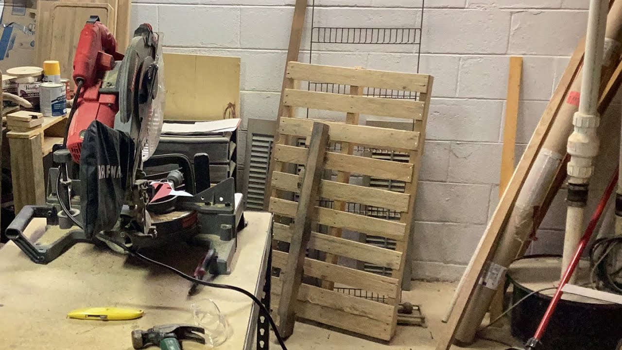 Pallet builds & Random Conversation Generator! - YouTube