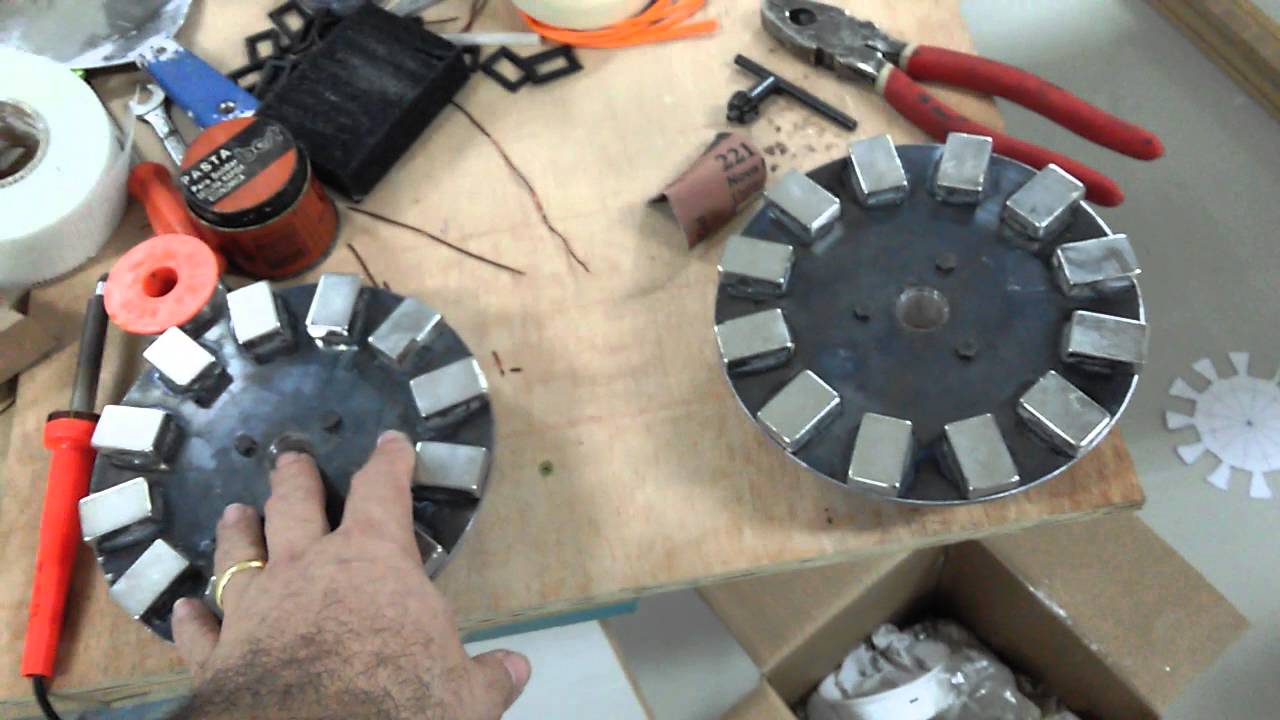 Wind turbine + gerador eólico + Bedini motor - YouTube