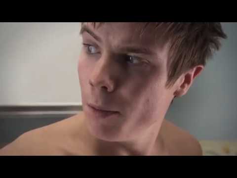 SKNUK 1x04 chris