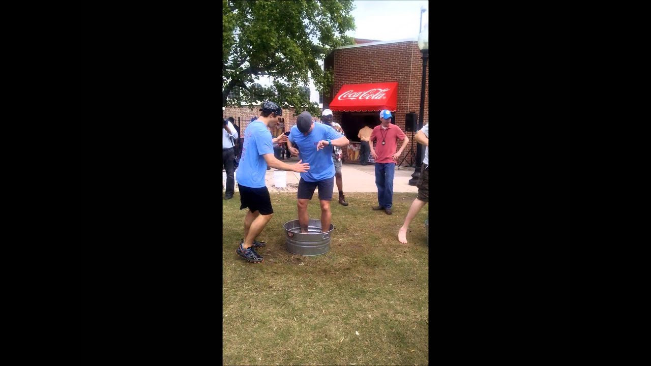 Huey's 2015 Grape Stomp Competition - YouTube