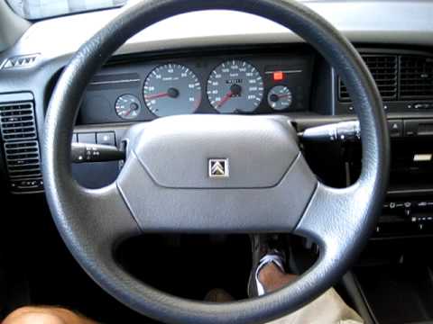 Cold start and rising up Citroen Xantia - YouTube