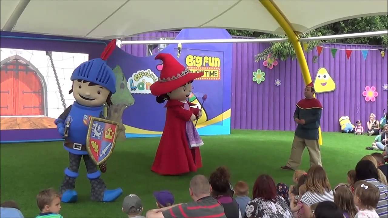Mike The Knight Show At Alton Towers - YouTube