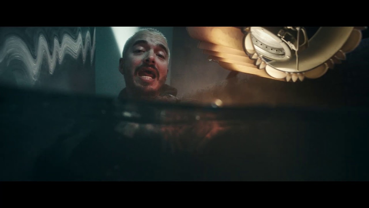 GRIS LETRA - J BALVIN - YouTube