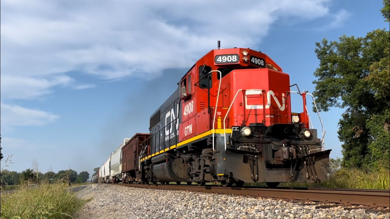 9/6/2022: CN Yazoo Sub: GTW GP38-2 #4908 leads Train L536 north at Swan Lake, MS. - YouTube