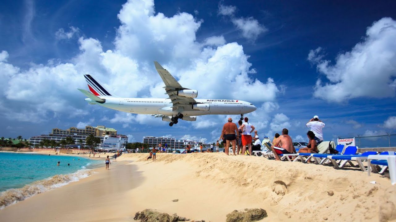 EXTREME Landings at St Maarten Airport! - YouTube