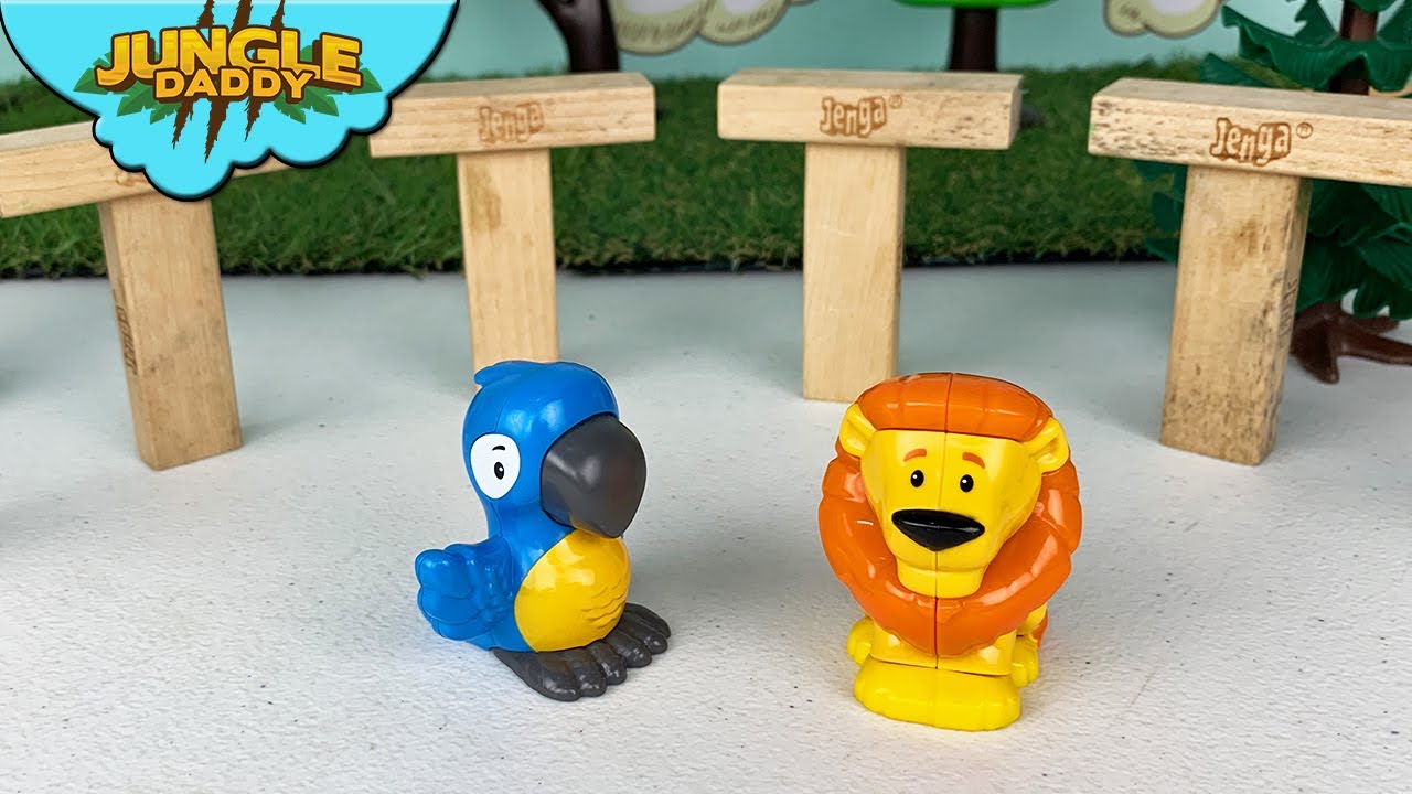 Animals plays Jenga Blocks!! "Jungle Daddy" little people lion parrot ...