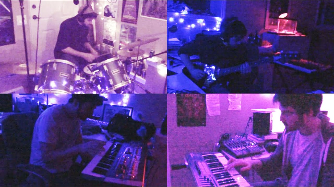 MACINTOSH PLUS - リサフランク420 現代のコンピュー (Cover) - YouTube