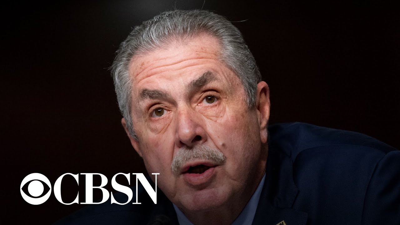 Union boss says stores should toss out unmasked shoppers - YouTube