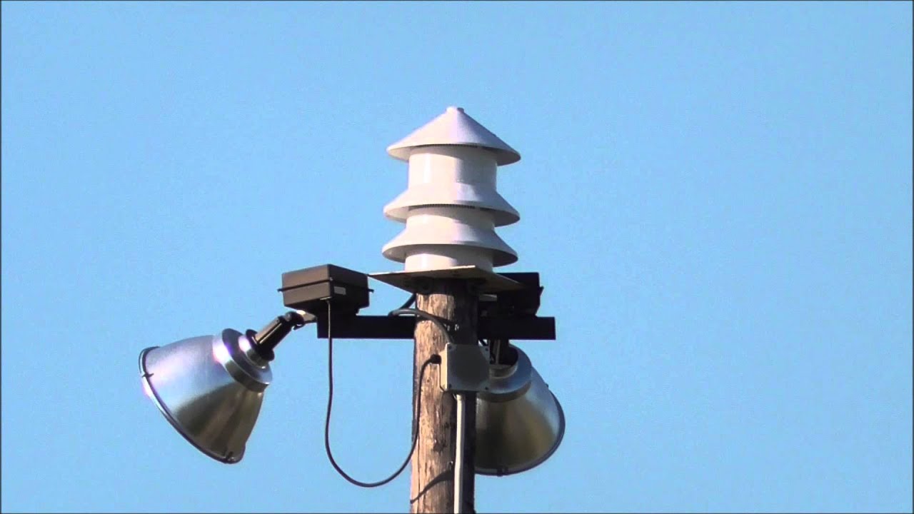 Federal Signal Model 2 Siren Test Wakarusa, IN - YouTube