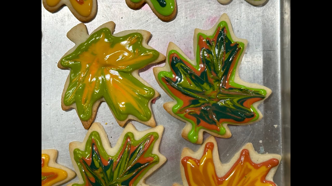 How to decorate Leaf Cookies with Royal Icing - YouTube