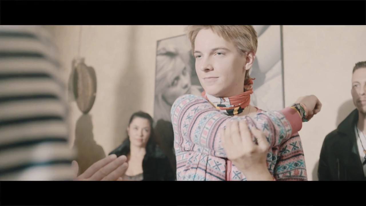 Mr. MOSS - SWINGING WITH YA BABY - YouTube