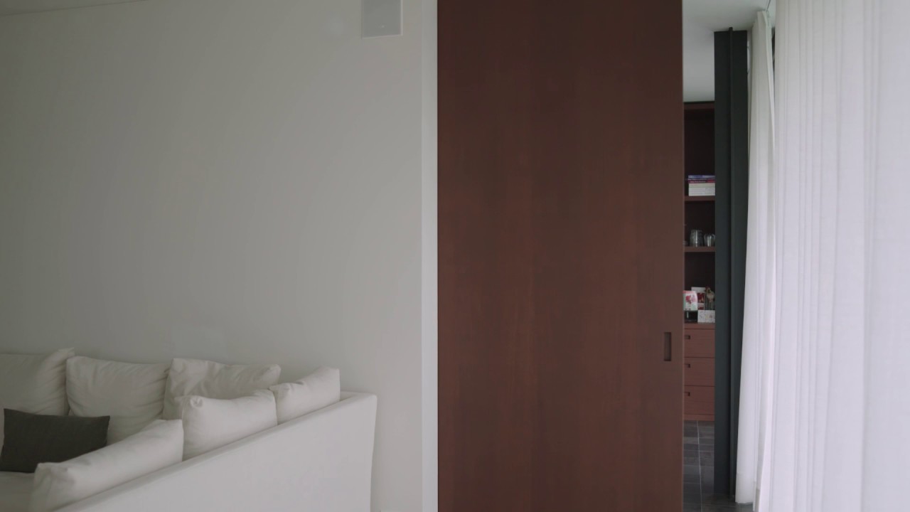 Xinnix - Plaatsbesparend schuifdeursysteem met strakke look. - YouTube