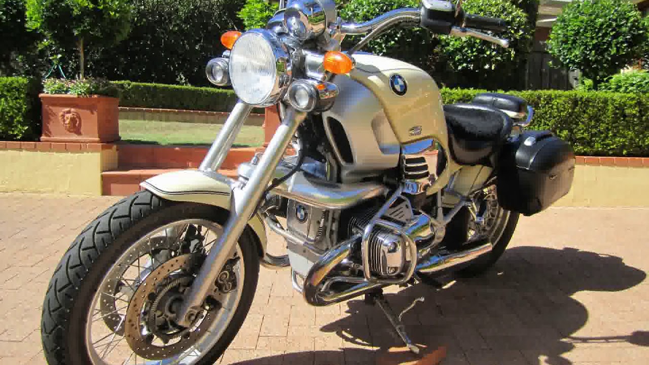 BMW R1200C - YouTube