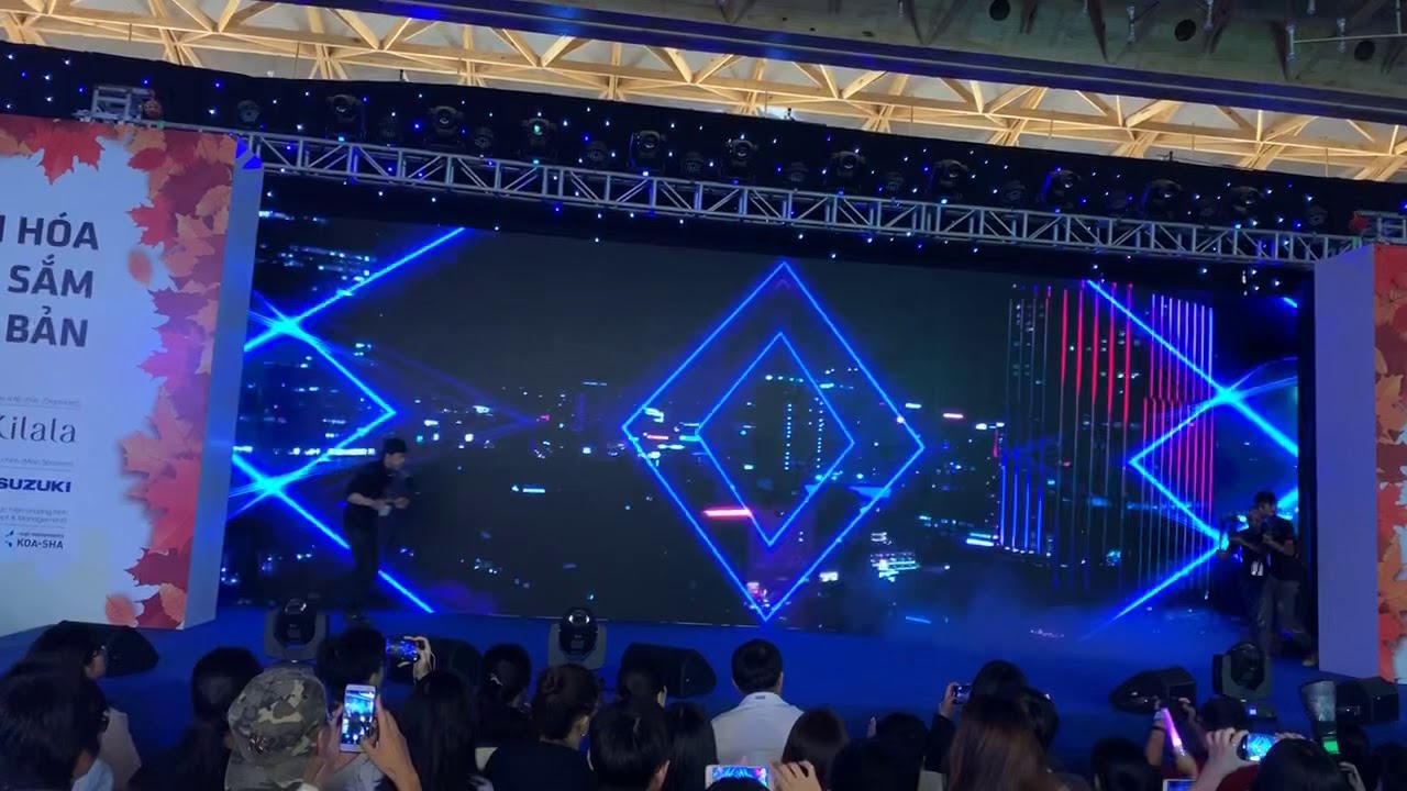 SGO48 - Overture + Heavy Rotation @ Feel Japan 2019 - YouTube