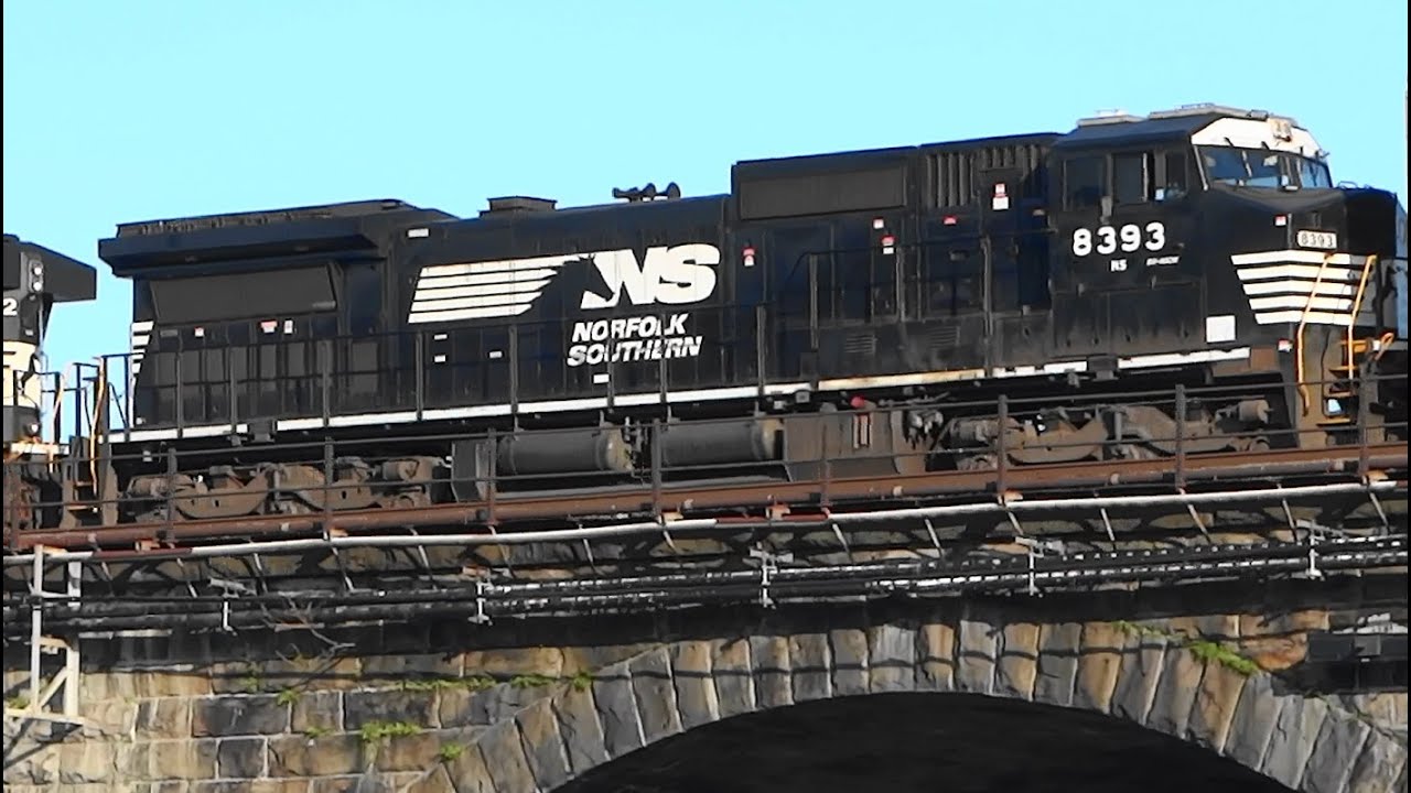 Norfolk Southern Autorack Crossing the Susquehanna River - YouTube