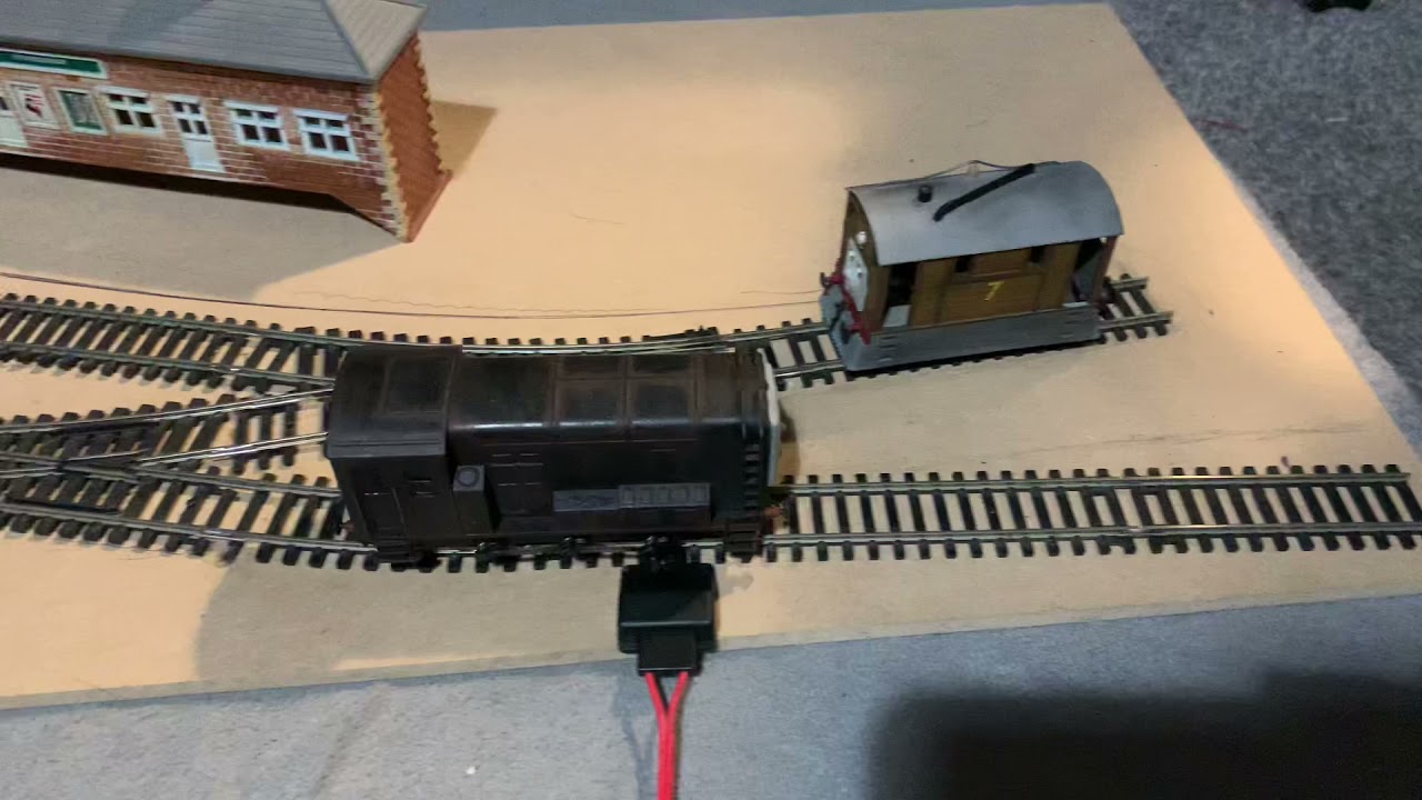 Ffarquhar shelf layout running test - YouTube