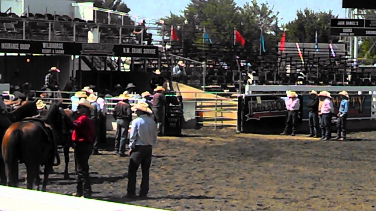 Luke Branquinho steer wrestling run at Hermiston - YouTube
