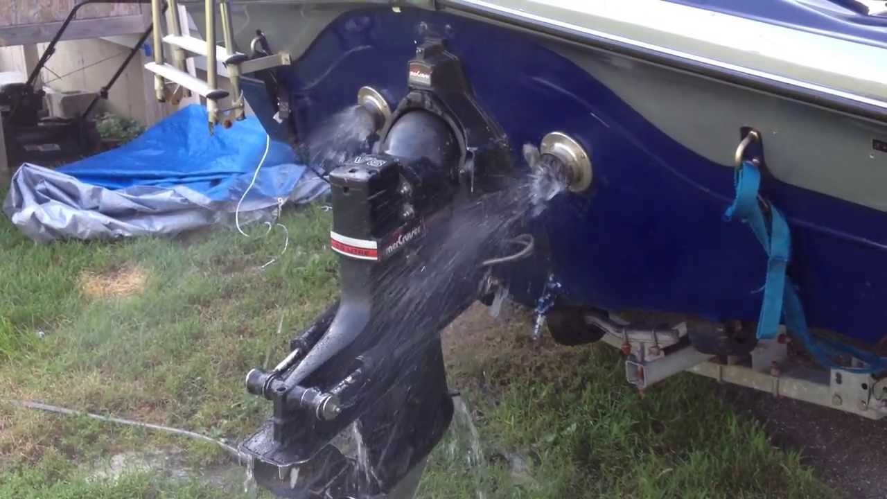 1984 Checkmate Exciter Mercruiser 5.0l idling - YouTube