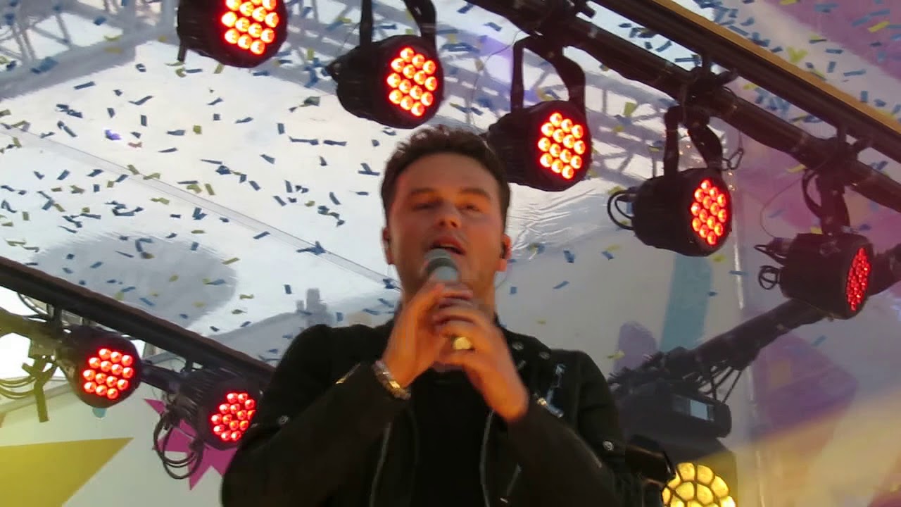 Henk Dissel - Een Bom - is GOUD WAARD !!! - YouTube