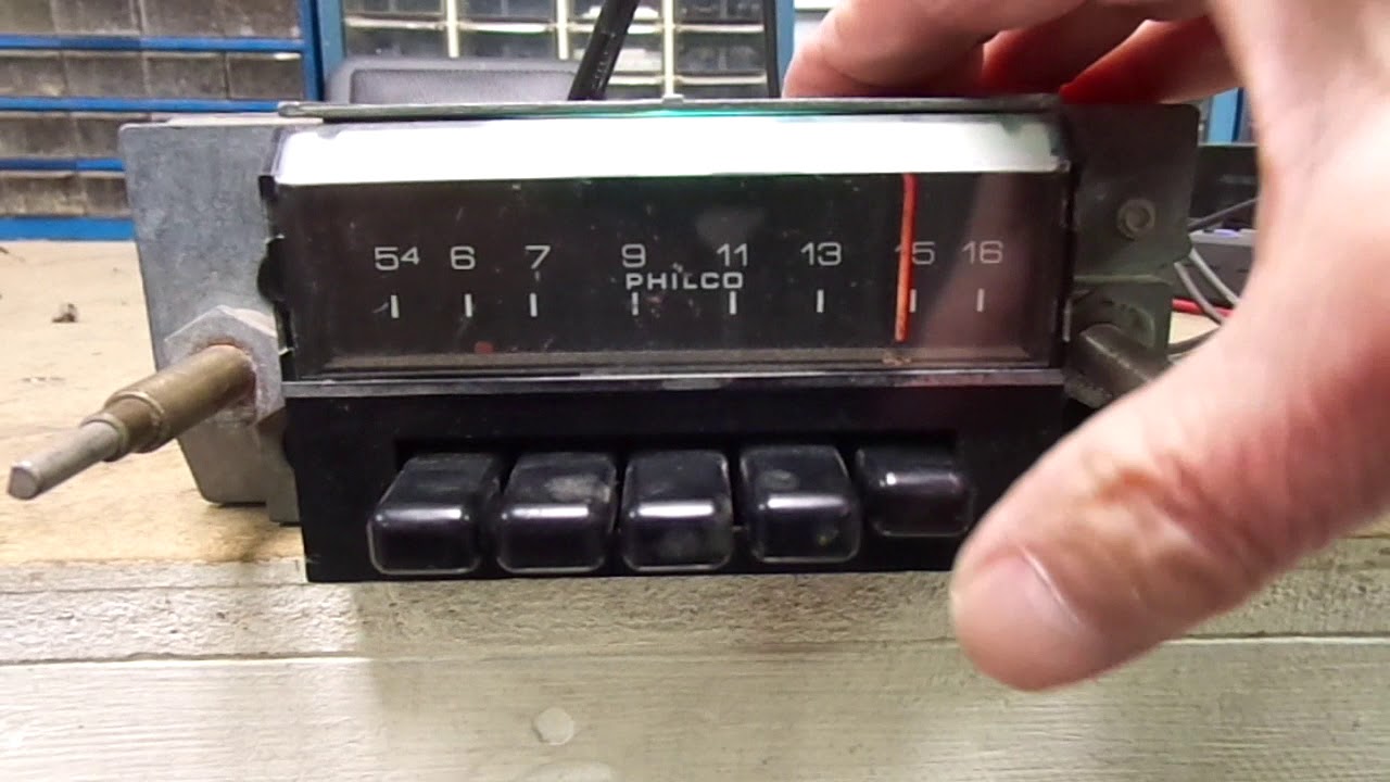 1972 Ford Car Radio Philco D2AA-18806 AM Push Button Mercury Cougar ...