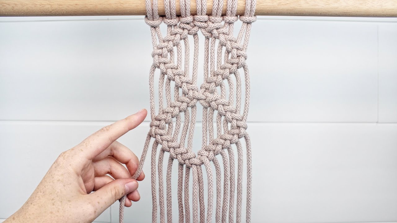 Braided Diamond Pattern | EASY Macrame Tutorial - YouTube