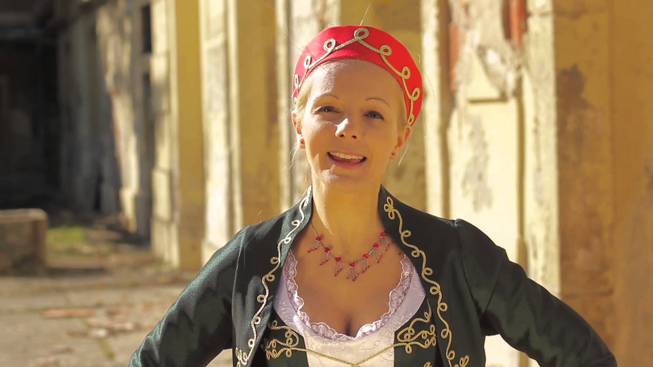 Magyar Rózsa - Csak azért szeretem a mesét (official video - 2013 ...