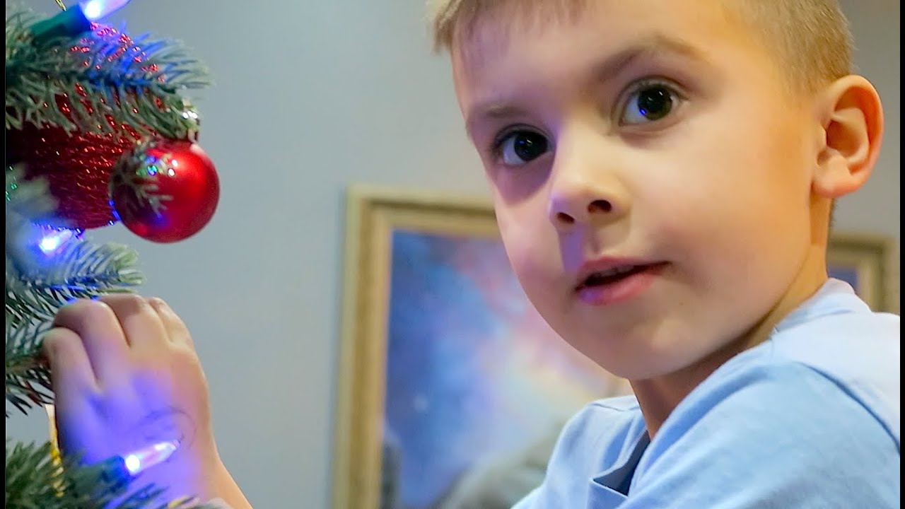 DECORATING THE CHRISTMAS TREE! - YouTube