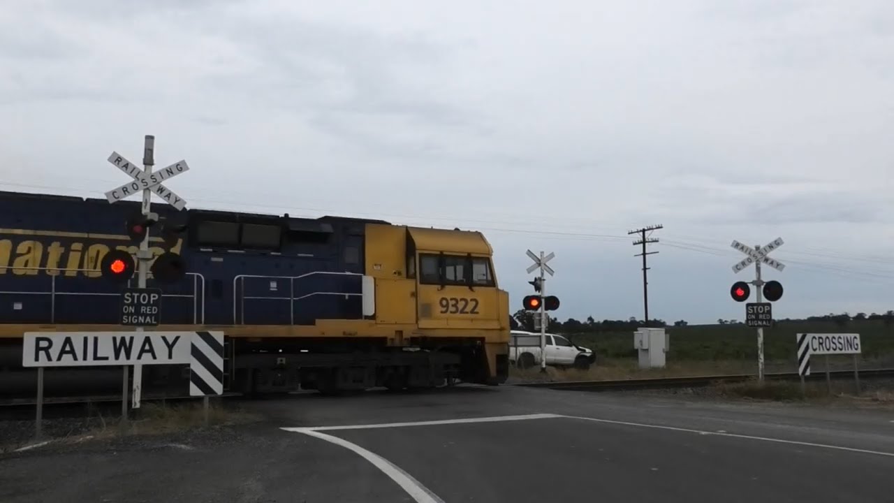 Jeparit Road, Nhill, Vic | ARTC Railway Crossing - YouTube