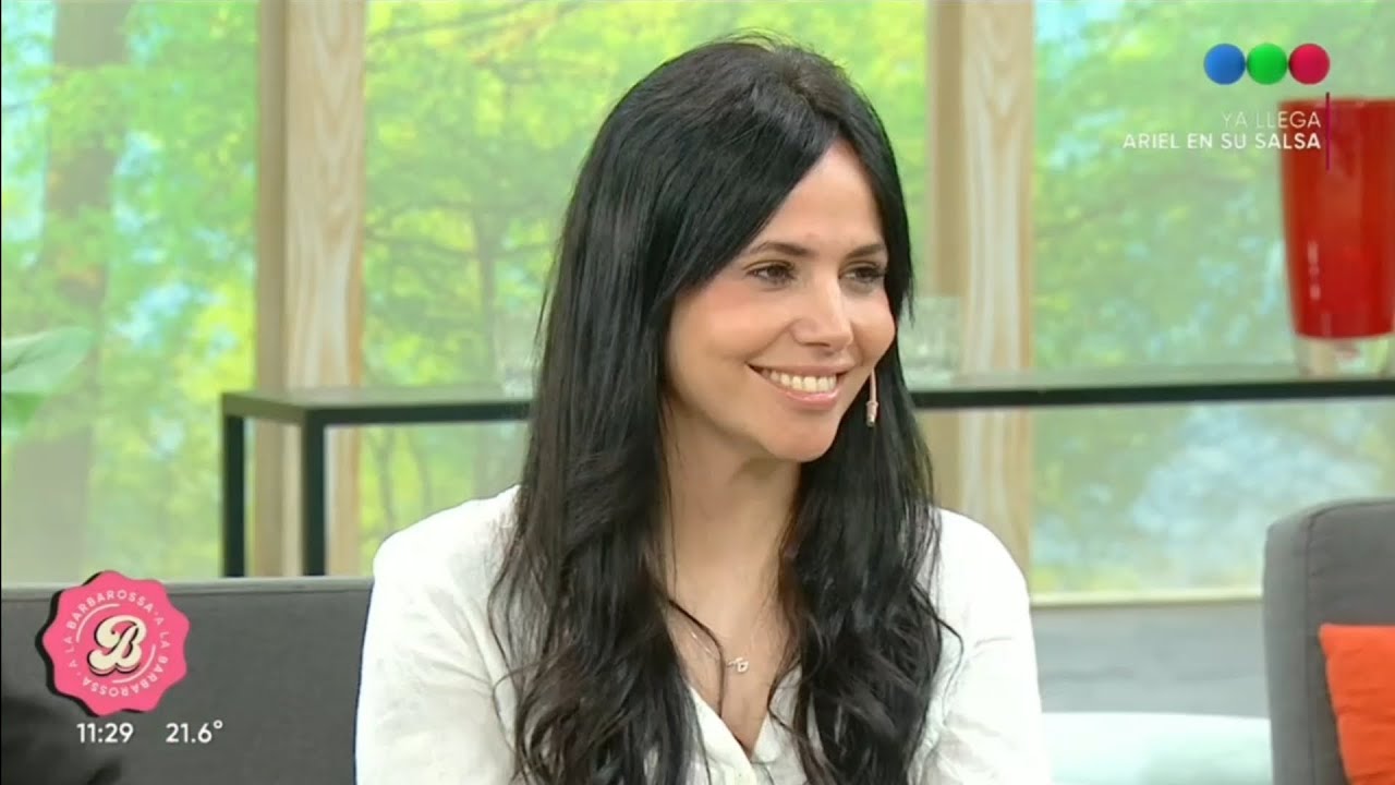 Romina Uhrig y Florencia Cabrera en A LA BARBAROSSA - YouTube