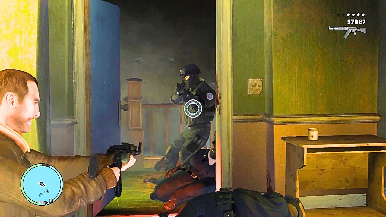 GTA 4 - NIKO SAFEHOUSE SHOOTOUT & EPIC SHOOTOUT WITH SWAT & POLICE ...