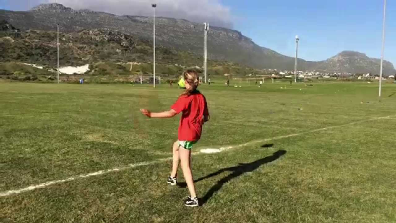 Grace Juggling in the Wind - YouTube