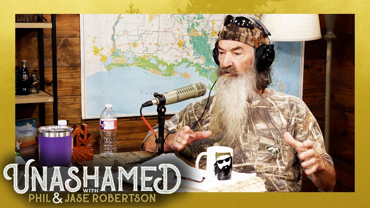 Phil Robertson Is Baffled By Miss Kay’s Bizarre New Bathtub - YouTube