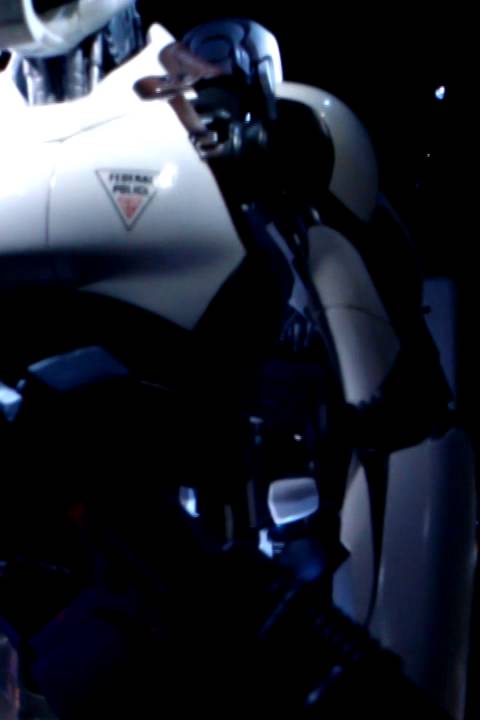 Total Recall Synth Police Robot in its lighted display case 1/4 scale ...