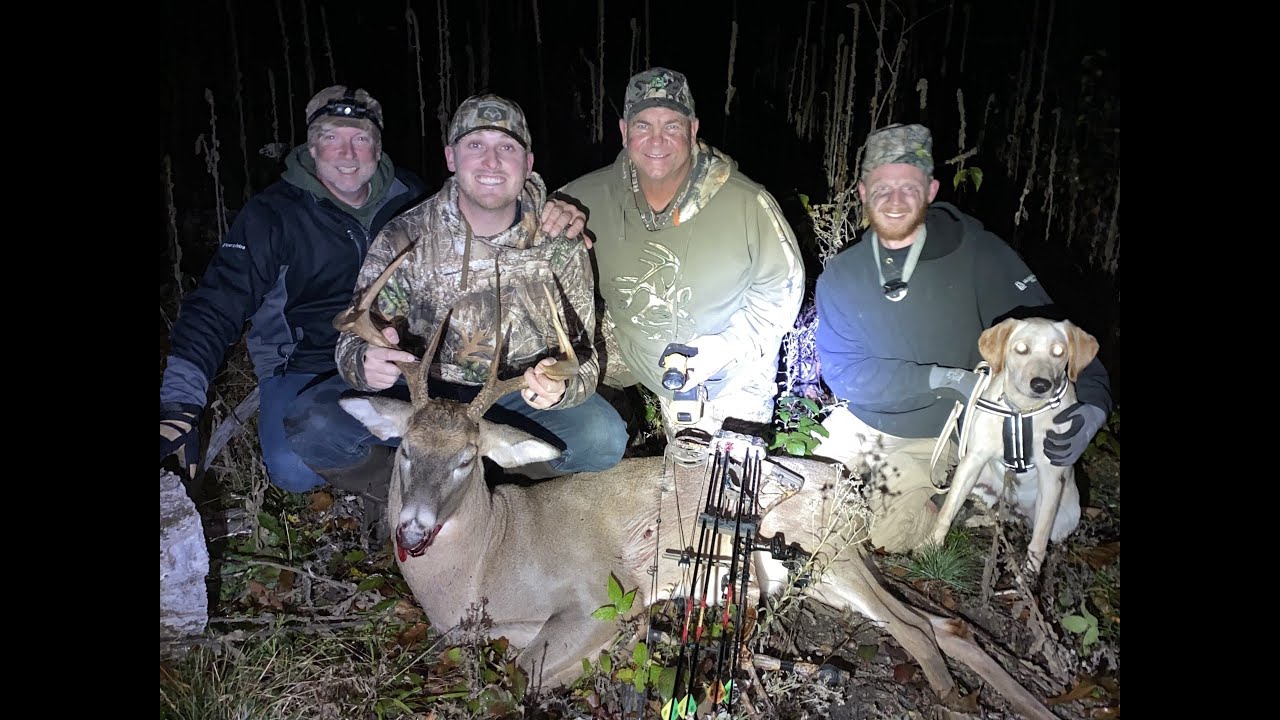 Northern Michigan - Old Swamp Buck With A Bow! - YouTube