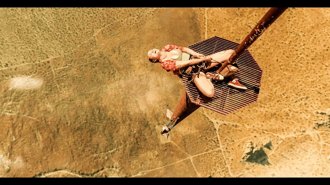 FALL (VERTIGO) 2022: Amigas QUEDAN ATRAPADAS a 2000 PIES de ALTURA ...