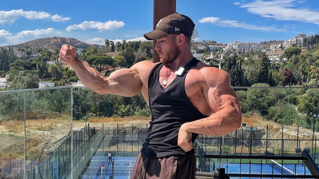 2 Weeks Out | PRO TIP - Wider Front Relaxed - YouTube