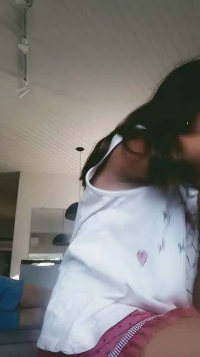 E que eu to meio gripadinha cof cof cof - YouTube