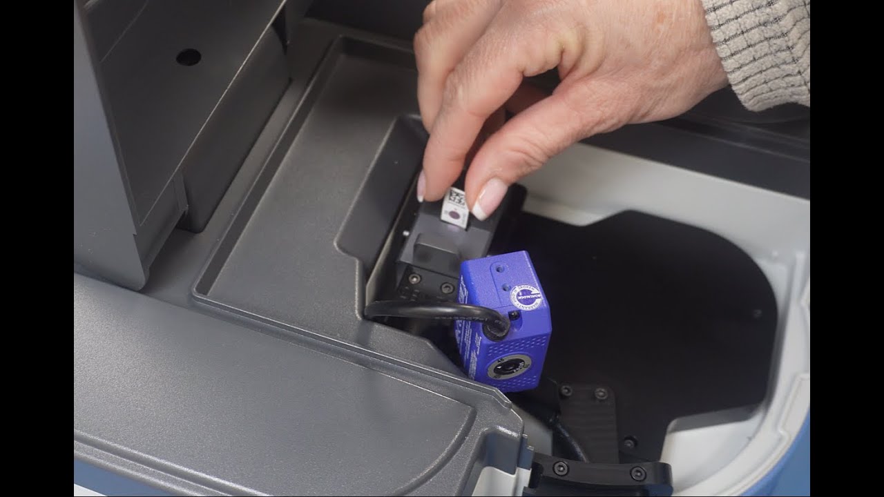 Quick demo of GEX B3 dosimeter scan and measure - YouTube