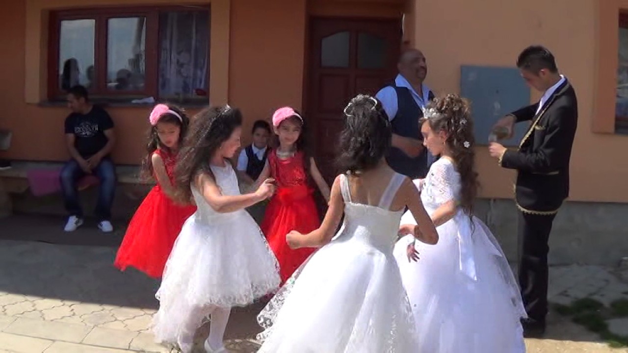 albinka 1 cast maly slavkov - YouTube