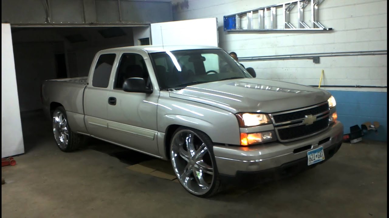 Silverado Air Ride on 28's - YouTube